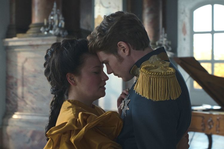 „Die Kaiserin“: Kritik zur 1. Staffel der Sisi-Serien-Adaption auf Netflix – Film plus Kritik ...